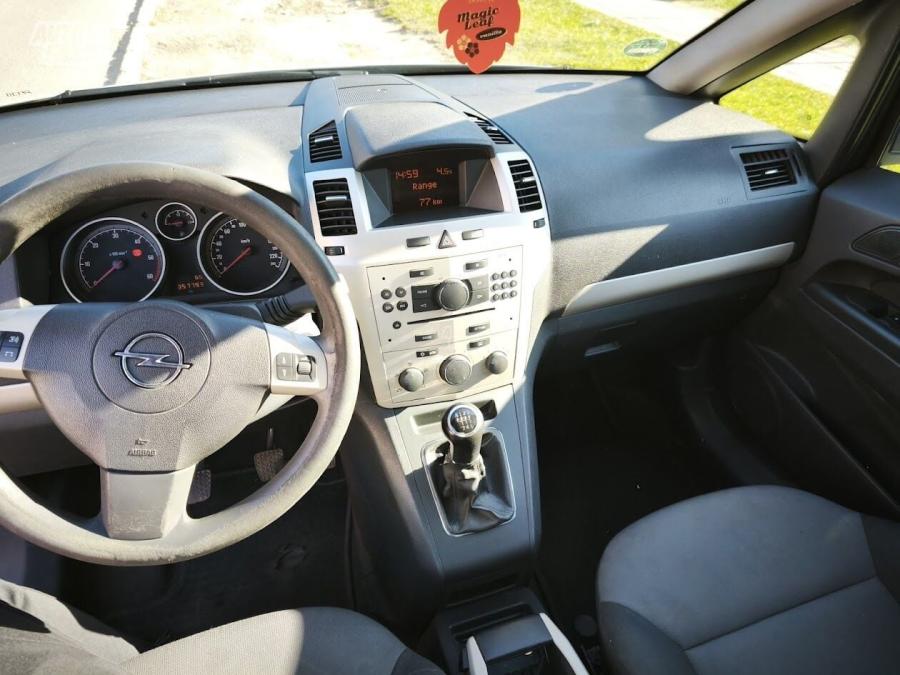 Pelēks Opel Zafira 2008 Panevēža, ar dzinēja tilpumu 1.90 L un nobraukumu 358 tūkst. km par 1800 €, foto 12 vietnē AUTOMOTO.COM.LV