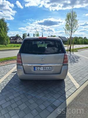 Grey Opel Zafira 2008 in Jelgava, with an engine capacity of 1.80 L and mileage of 460 thousand km for 800 €, photo  on AUTOMOTO.COM.LV
