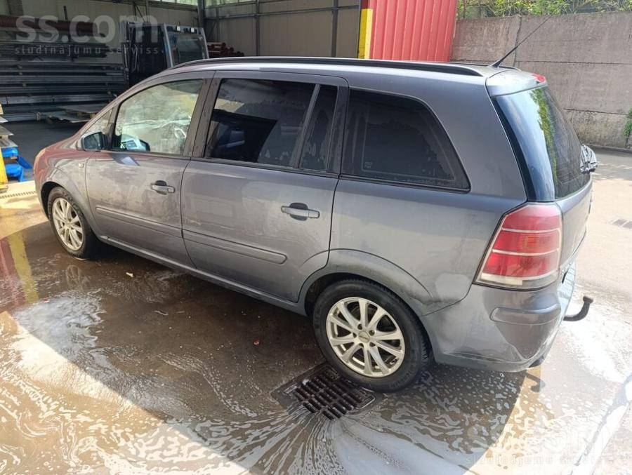 Pelēks Opel Zafira 2008 Liepāja, ar dzinēja tilpumu 1.90 L un nobraukumu 287 tūkst. km par 1300 €, foto 3 vietnē AUTOMOTO.COM.LV