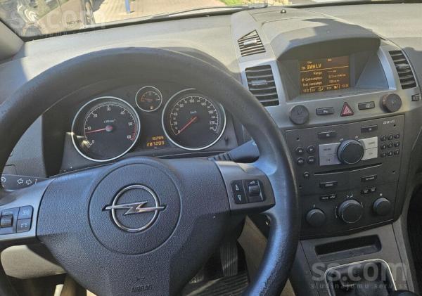 Grey Opel Zafira 2008 in Liepaja, with an engine capacity of 1.90 L and mileage of 287 thousand km for 1000 €, photo 6 on AUTOMOTO.COM.LV