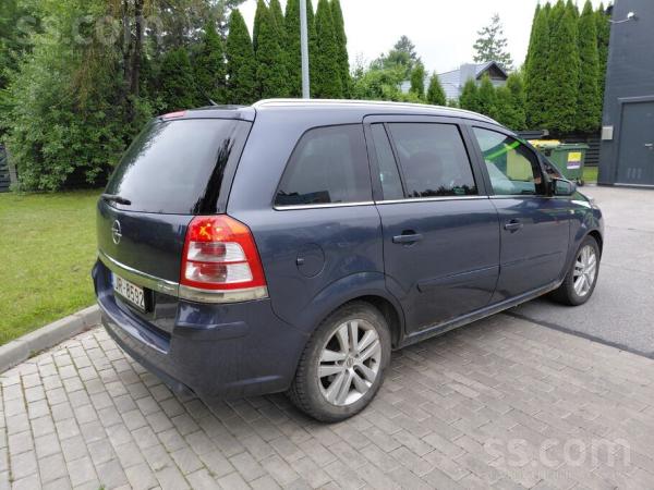 Pelēks Opel Zafira 2008 Rīga, ar dzinēja tilpumu 1.70 L un nobraukumu 330 tūkst. km par 890 €, foto 4 vietnē AUTOMOTO.COM.LV