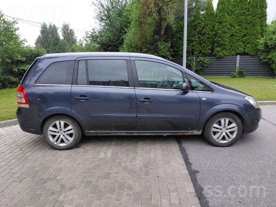Grey Opel Zafira 2008 in Riga, with an engine capacity of 1.70 L and mileage of 330 thousand km for 890 €, photo 6 on AUTOMOTO.COM.LV