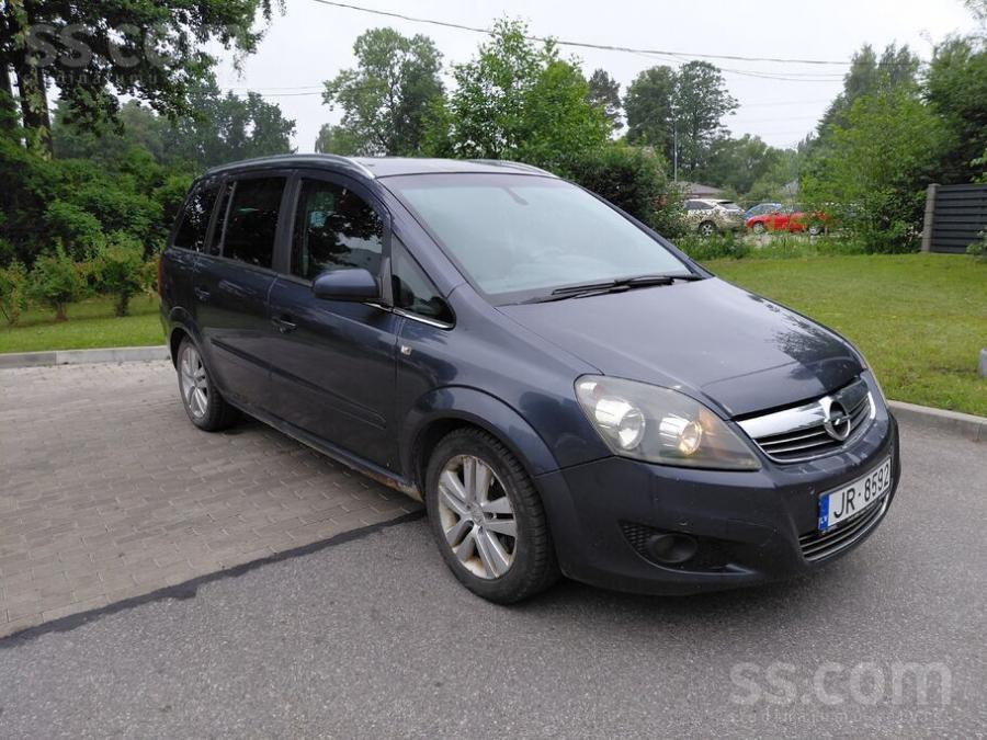 Grey Opel Zafira 2008 in Riga, with an engine capacity of 1.70 L and mileage of 330 thousand km for 890 €, photo 7 on AUTOMOTO.COM.LV