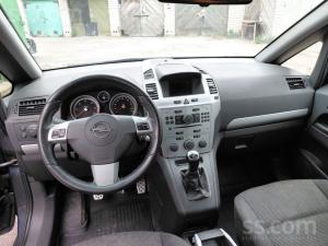 Grey Opel Zafira 2008 in Riga, with an engine capacity of 1.70 L and mileage of 330 thousand km for 890 €, photo 9 on AUTOMOTO.COM.LV