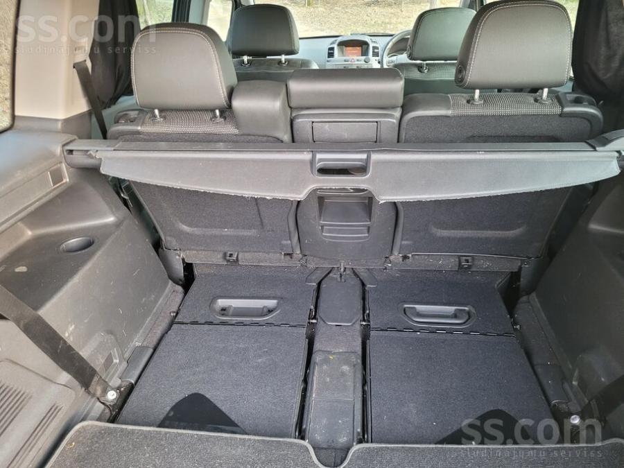 Grey Opel Zafira 2008 in Bauska, with an engine capacity of 1.90 L and mileage of 225 thousand km for 1000 €, photo 12 on AUTOMOTO.COM.LV