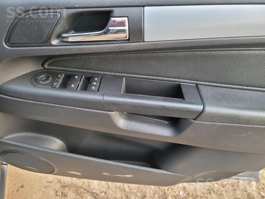 Grey Opel Zafira 2008 in Bauska, with an engine capacity of 1.90 L and mileage of 225 thousand km for 1000 €, photo 16 on AUTOMOTO.COM.LV