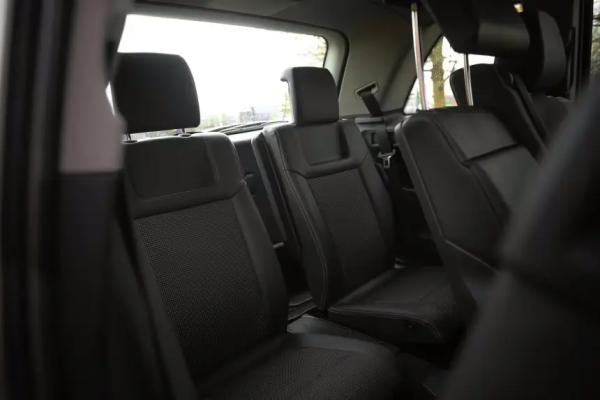 Grey Opel Zafira 2008 in Jelgava, with an engine capacity of 1.70 L and mileage of 254 thousand km for 3400 €, photo 7 on AUTOMOTO.COM.LV