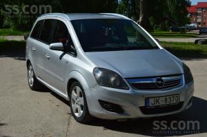 Pelēks Opel Zafira 2008 Ogre, ar dzinēja tilpumu 1.90 L un nobraukumu 320 tūkst. km par 1500 €, foto  vietnē AUTOMOTO.COM.LV