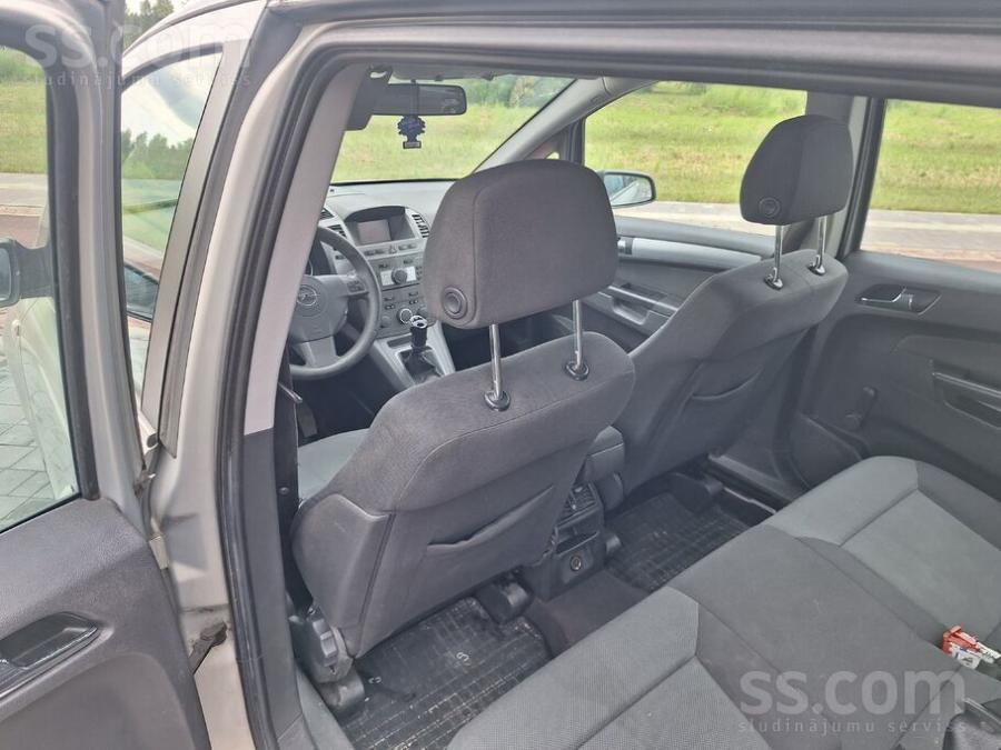 Pelēks Opel Zafira 2008 Jelgava, ar dzinēja tilpumu 1.80 L un nobraukumu 458 tūkst. km par 750 €, foto 5 vietnē AUTOMOTO.COM.LV