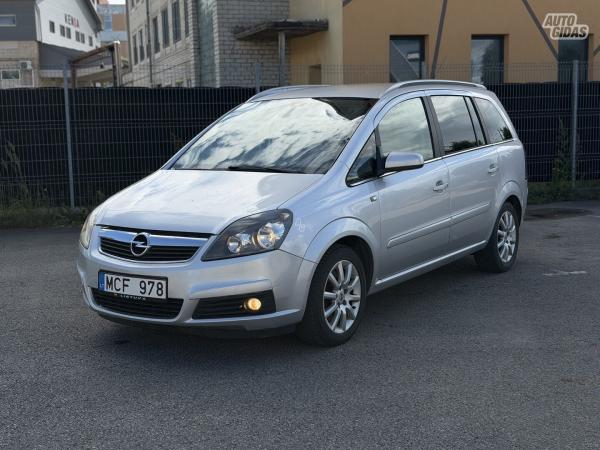 Grey Opel Zafira 2008 in Siauliai, with an engine capacity of 2.20 L and mileage of 300 thousand km for 1350 €, photo 1 on AUTOMOTO.COM.LV
