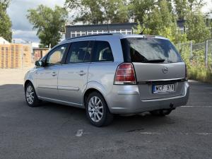Grey Opel Zafira 2008 in Siauliai, with an engine capacity of 2.20 L and mileage of 300 thousand km for 1350 €, photo 7 on AUTOMOTO.COM.LV