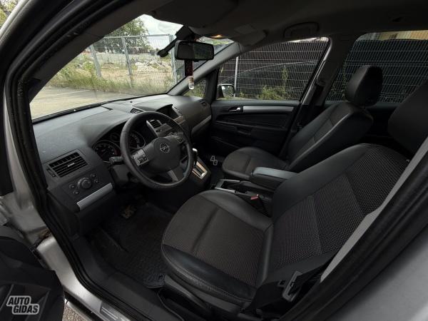 Grey Opel Zafira 2008 in Siauliai, with an engine capacity of 2.20 L and mileage of 300 thousand km for 1350 €, photo 8 on AUTOMOTO.COM.LV