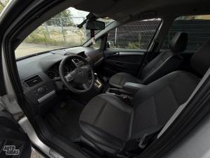 Grey Opel Zafira 2008 in Siauliai, with an engine capacity of 2.20 L and mileage of 300 thousand km for 1350 €, photo 9 on AUTOMOTO.COM.LV