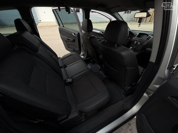 Grey Opel Zafira 2008 in Siauliai, with an engine capacity of 2.20 L and mileage of 300 thousand km for 1350 €, photo 10 on AUTOMOTO.COM.LV