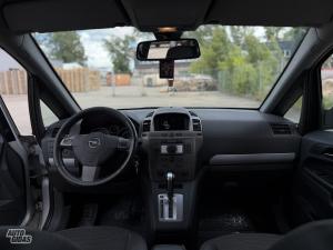 Grey Opel Zafira 2008 in Siauliai, with an engine capacity of 2.20 L and mileage of 300 thousand km for 1350 €, photo 13 on AUTOMOTO.COM.LV