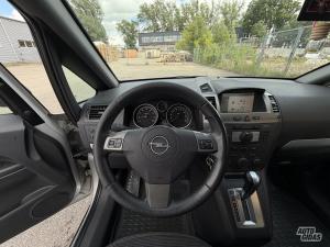 Grey Opel Zafira 2008 in Siauliai, with an engine capacity of 2.20 L and mileage of 300 thousand km for 1350 €, photo 21 on AUTOMOTO.COM.LV