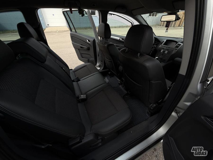 Pelēks Opel Zafira 2008 Šauļi, ar dzinēja tilpumu 2.20 L un nobraukumu 307 tūkst. km par 1350 €, foto 11 vietnē AUTOMOTO.COM.LV