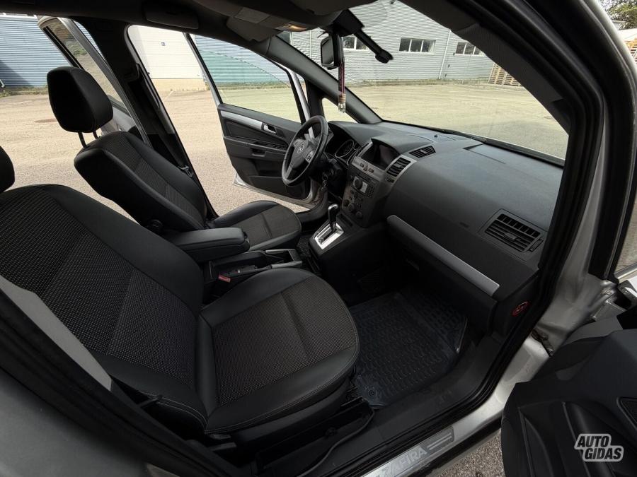 Pelēks Opel Zafira 2008 Šauļi, ar dzinēja tilpumu 2.20 L un nobraukumu 307 tūkst. km par 1350 €, foto 12 vietnē AUTOMOTO.COM.LV