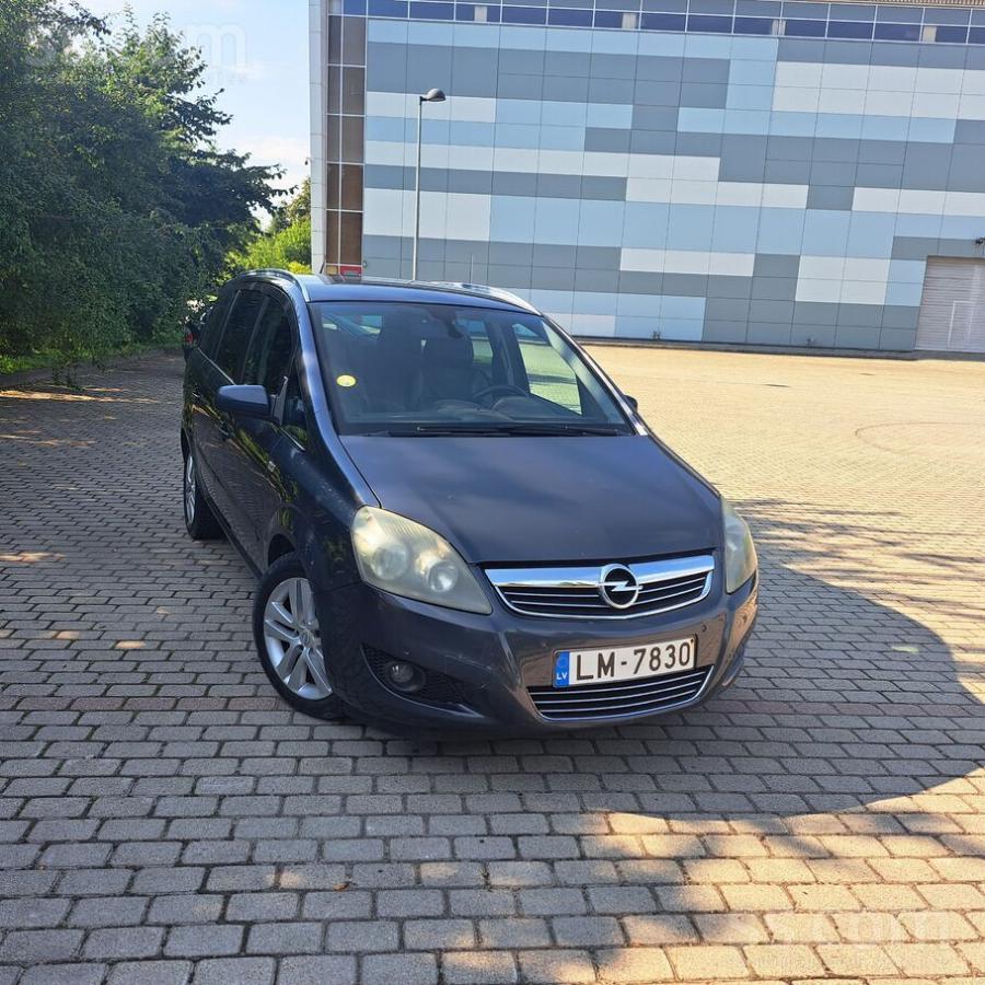 Grey Opel Zafira 2008 in Dobele, with an engine capacity of 1.70 L and mileage of 269 thousand km for 1700 €, photo 4 on AUTOMOTO.COM.LV