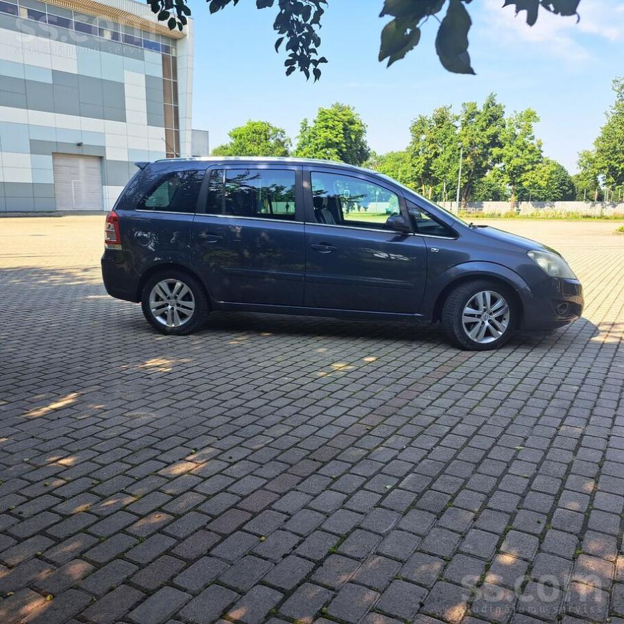 Grey Opel Zafira 2008 in Dobele, with an engine capacity of 1.70 L and mileage of 269 thousand km for 1700 €, photo 7 on AUTOMOTO.COM.LV