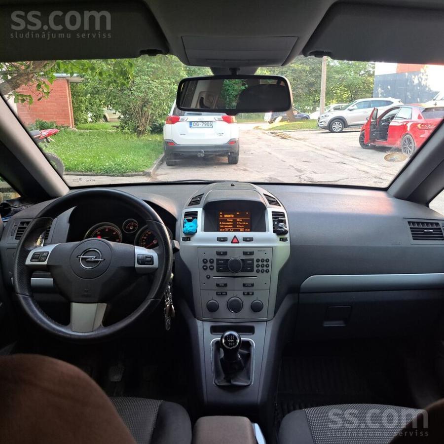 Grey Opel Zafira 2008 in Dobele, with an engine capacity of 1.70 L and mileage of 269 thousand km for 1700 €, photo 15 on AUTOMOTO.COM.LV