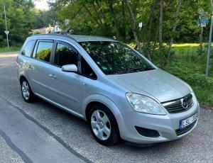 Pelēks Opel Zafira 2008 Viļņa, ar dzinēja tilpumu 1.90 L un nobraukumu 326 tūkst. km par 1350 €, foto  vietnē AUTOMOTO.COM.LV