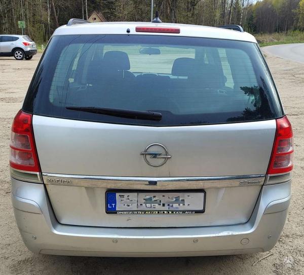 Pelēks Opel Zafira 2008 Viļņa, ar dzinēja tilpumu 2.20 L un nobraukumu 128 tūkst. km par 2200 €, foto 4 vietnē AUTOMOTO.COM.LV