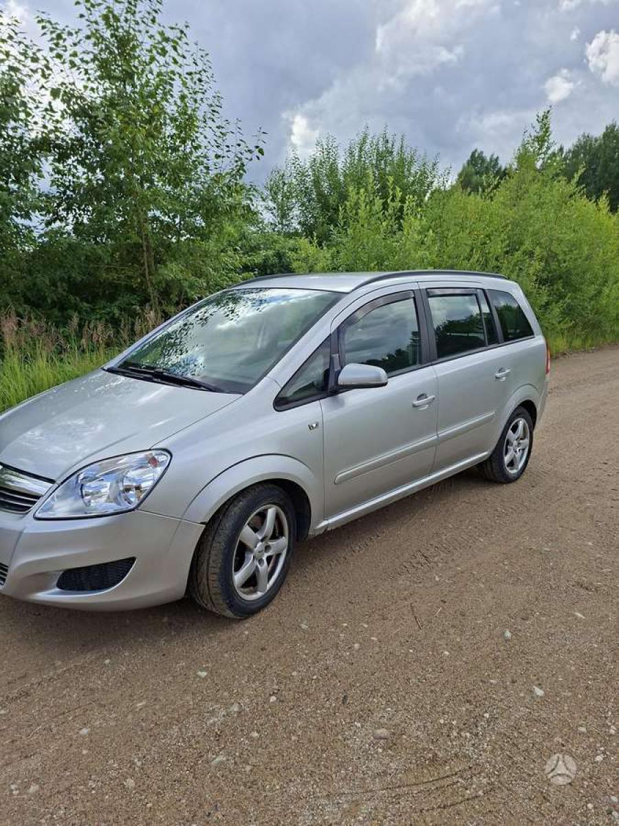 Pelēks Opel Zafira 2008 Rietavas, ar dzinēja tilpumu 1.91 L un nobraukumu 273 tūkst. km par 1400 €, foto 1 vietnē AUTOMOTO.COM.LV