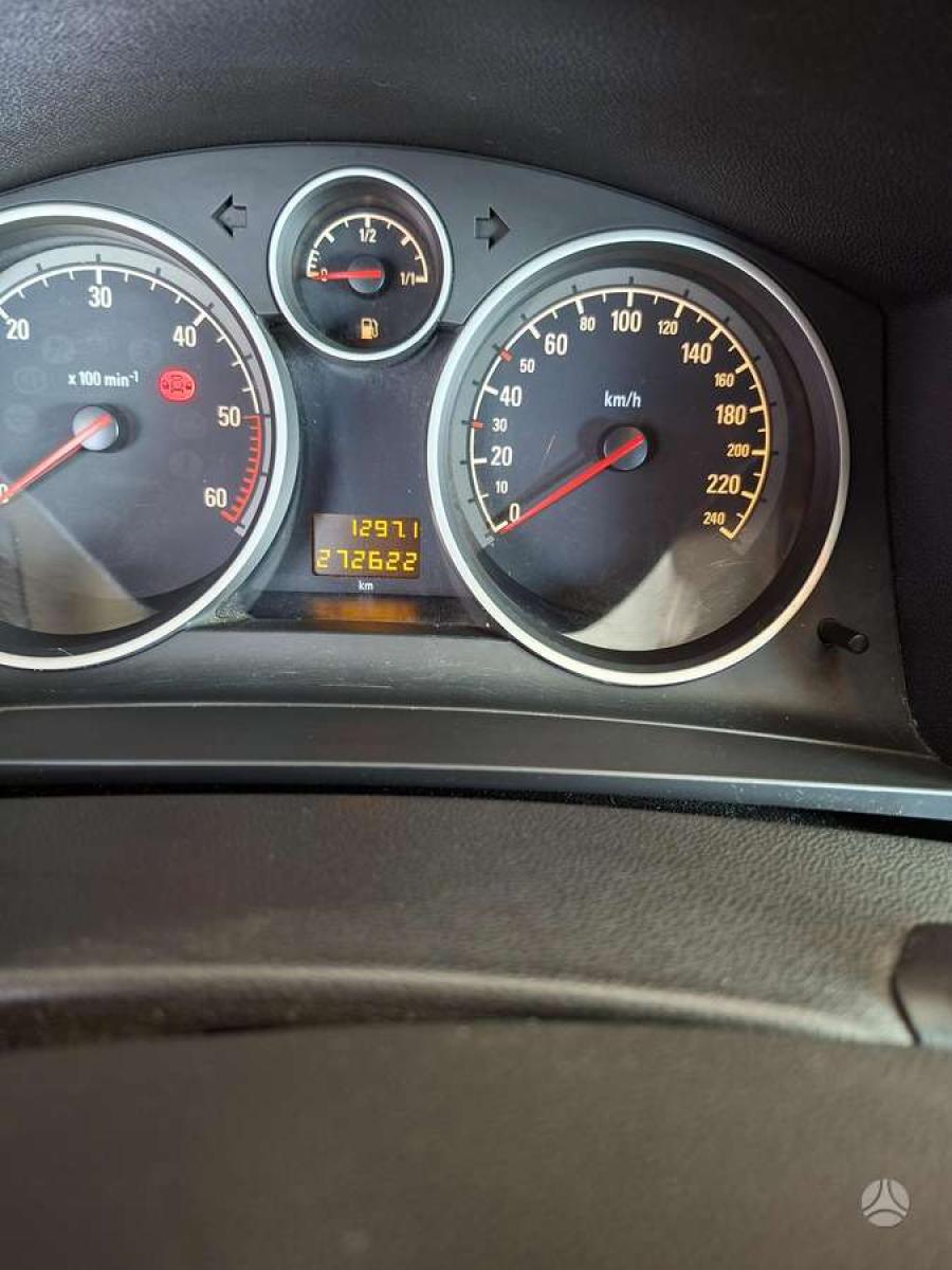 Pelēks Opel Zafira 2008 Rietavas, ar dzinēja tilpumu 1.91 L un nobraukumu 273 tūkst. km par 1400 €, foto 6 vietnē AUTOMOTO.COM.LV