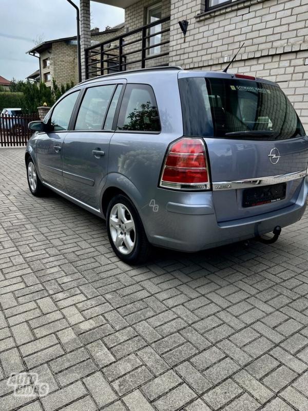 Grey Opel Zafira 2008 in Kaunas, with an engine capacity of 1.90 L and mileage of 136 thousand km for 2999 €, photo 5 on AUTOMOTO.COM.LV