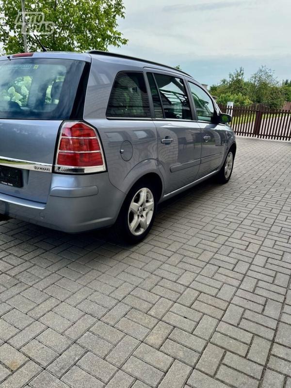 Grey Opel Zafira 2008 in Kaunas, with an engine capacity of 1.90 L and mileage of 136 thousand km for 2999 €, photo 6 on AUTOMOTO.COM.LV