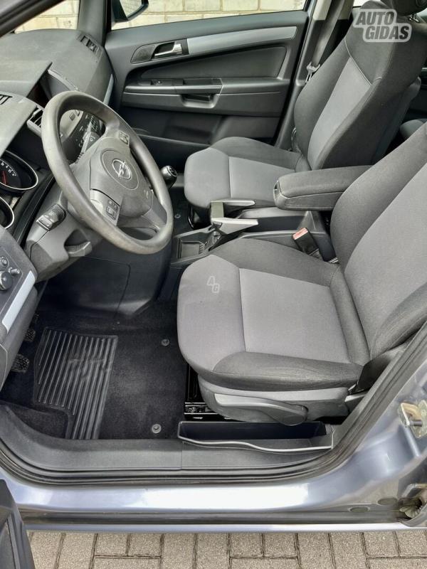 Grey Opel Zafira 2008 in Kaunas, with an engine capacity of 1.90 L and mileage of 136 thousand km for 2999 €, photo 10 on AUTOMOTO.COM.LV