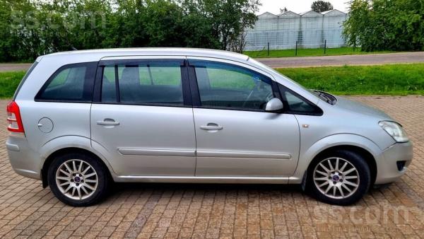 Pelēks Opel Zafira 2008 Cēsis, ar dzinēja tilpumu 1.90 L un nobraukumu 490 tūkst. km par 1700 €, foto 4 vietnē AUTOMOTO.COM.LV