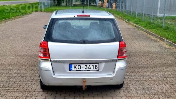 Pelēks Opel Zafira 2008 Cēsis, ar dzinēja tilpumu 1.90 L un nobraukumu 490 tūkst. km par 1700 €, foto 6 vietnē AUTOMOTO.COM.LV