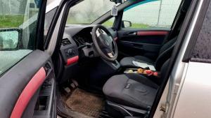 Grey Opel Zafira 2008 in Cesis, with an engine capacity of 1.90 L and mileage of 490 thousand km for 1700 €, photo 12 on AUTOMOTO.COM.LV