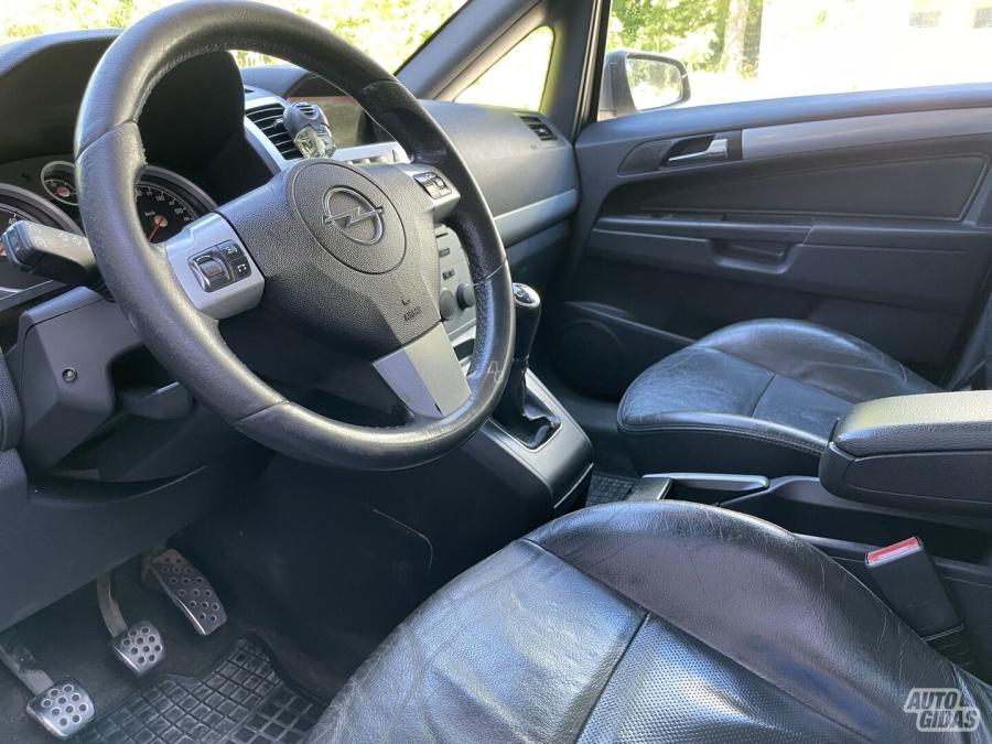 Grey Opel Zafira 2008 in Alytus, with an engine capacity of 1.90 L and mileage of 397 thousand km for 1350 €, photo 10 on AUTOMOTO.COM.LV