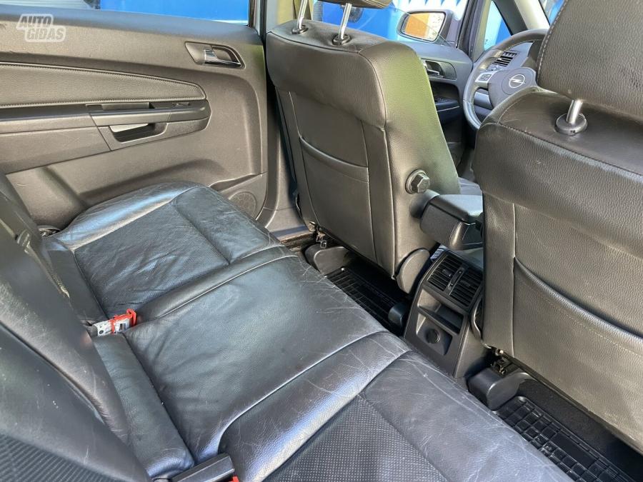Grey Opel Zafira 2008 in Alytus, with an engine capacity of 1.90 L and mileage of 397 thousand km for 1350 €, photo 17 on AUTOMOTO.COM.LV