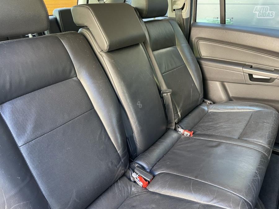 Grey Opel Zafira 2008 in Alytus, with an engine capacity of 1.90 L and mileage of 397 thousand km for 1350 €, photo 18 on AUTOMOTO.COM.LV