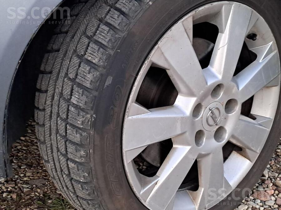 Grey Opel Zafira 2008 in Saldus, with an engine capacity of 1.90 L and mileage of 260 thousand km for 1850 €, photo 16 on AUTOMOTO.COM.LV