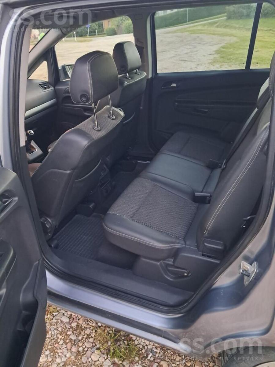 Grey Opel Zafira 2008 in Saldus, with an engine capacity of 1.90 L and mileage of 260 thousand km for 1850 €, photo 20 on AUTOMOTO.COM.LV