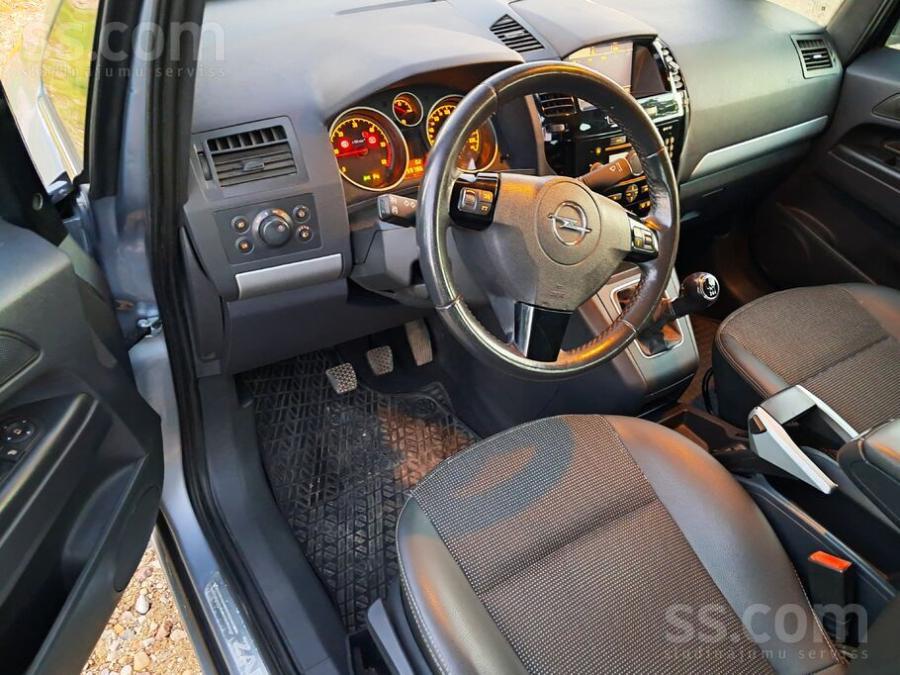 Grey Opel Zafira 2008 in Saldus, with an engine capacity of 1.90 L and mileage of 260 thousand km for 1850 €, photo 24 on AUTOMOTO.COM.LV
