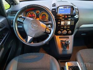 Grey Opel Zafira 2008 in Saldus, with an engine capacity of 1.90 L and mileage of 260 thousand km for 1850 €, photo 25 on AUTOMOTO.COM.LV
