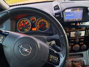 Grey Opel Zafira 2008 in Saldus, with an engine capacity of 1.90 L and mileage of 260 thousand km for 1850 €, photo 26 on AUTOMOTO.COM.LV
