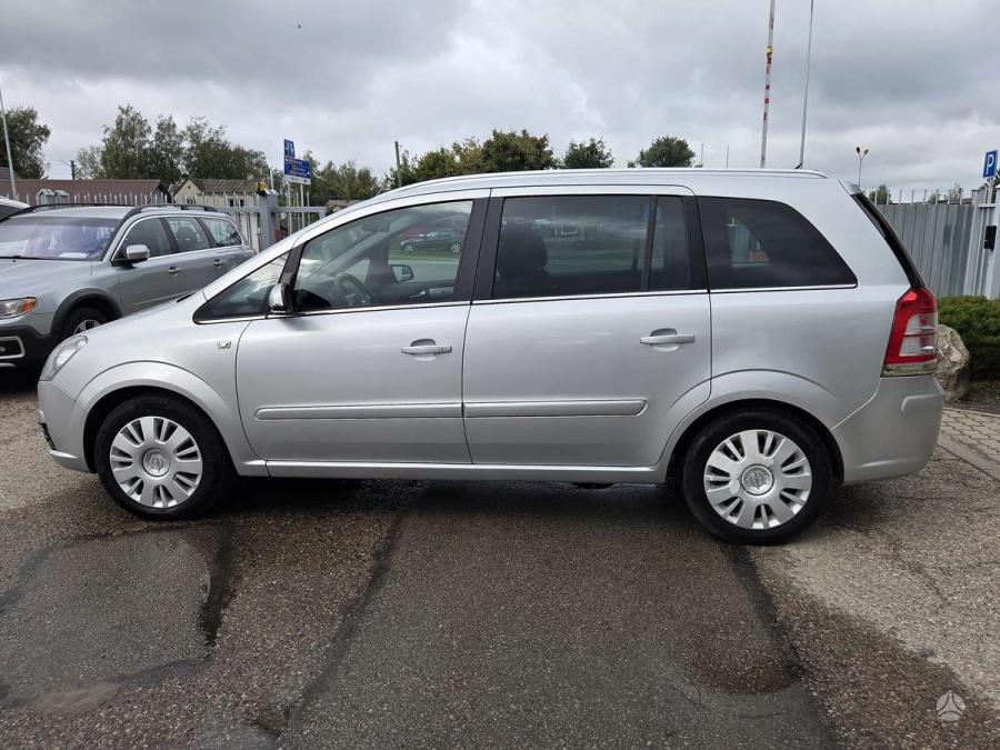 Grey Opel Zafira 2008 in Marijampole, with an engine capacity of 1.80 L and mileage of 237 thousand km for 2699 €, photo 8 on AUTOMOTO.COM.LV