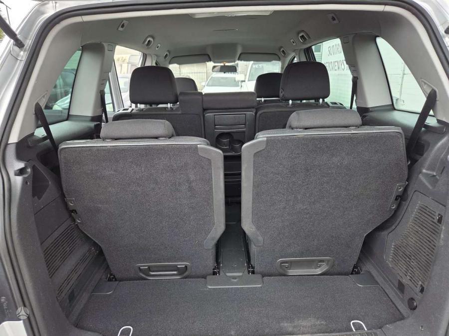 Grey Opel Zafira 2008 in Marijampole, with an engine capacity of 1.80 L and mileage of 237 thousand km for 2699 €, photo 13 on AUTOMOTO.COM.LV