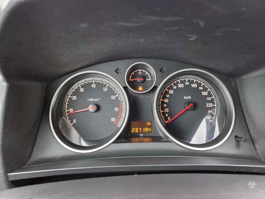 Grey Opel Zafira 2008 in Marijampole, with an engine capacity of 1.80 L and mileage of 237 thousand km for 2699 €, photo 19 on AUTOMOTO.COM.LV