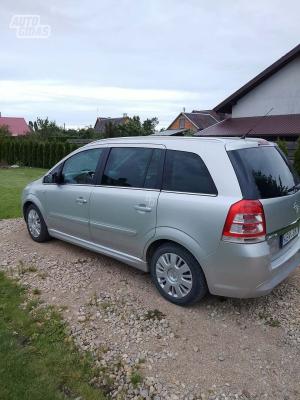 Grey Opel Zafira 2008 in Silute, with an engine capacity of 1.90 L and mileage of 265 thousand km for 1750 €, photo 3 on AUTOMOTO.COM.LV