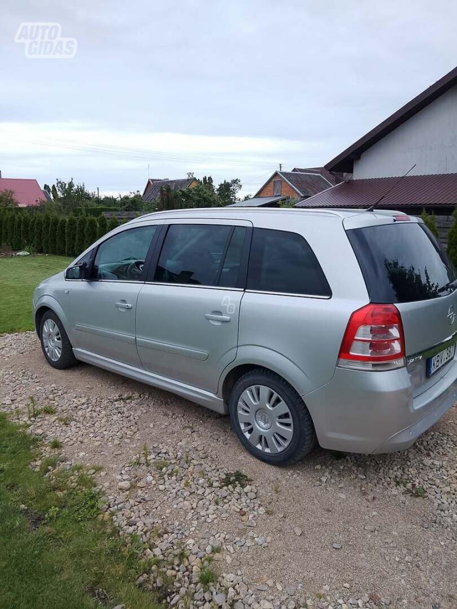 Grey Opel Zafira 2008 in Silute, with an engine capacity of 1.90 L and mileage of 265 thousand km for 1750 €, photo 3 on AUTOMOTO.COM.LV