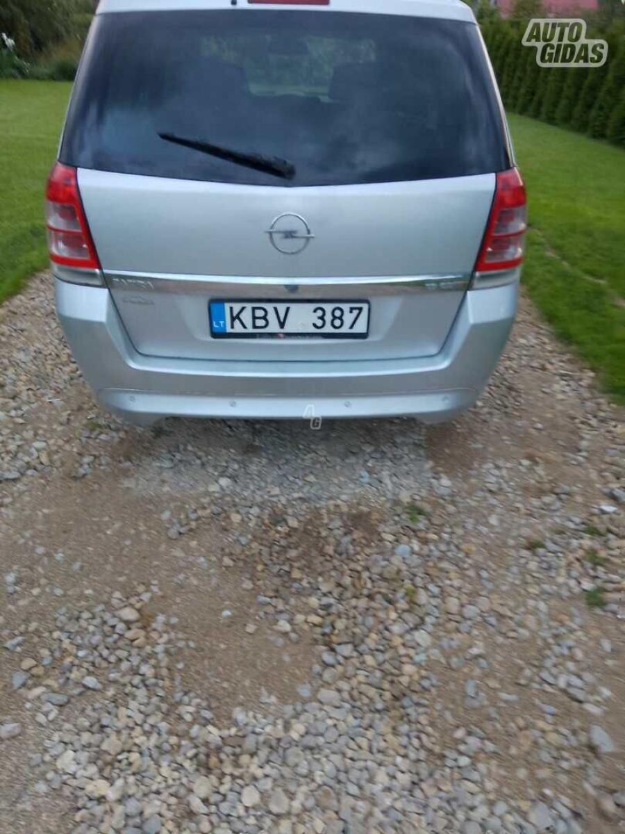 Grey Opel Zafira 2008 in Silute, with an engine capacity of 1.90 L and mileage of 265 thousand km for 1750 €, photo 6 on AUTOMOTO.COM.LV