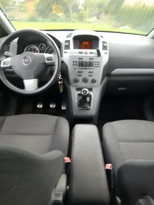 Grey Opel Zafira 2008 in Silute, with an engine capacity of 1.90 L and mileage of 265 thousand km for 1750 €, photo 9 on AUTOMOTO.COM.LV
